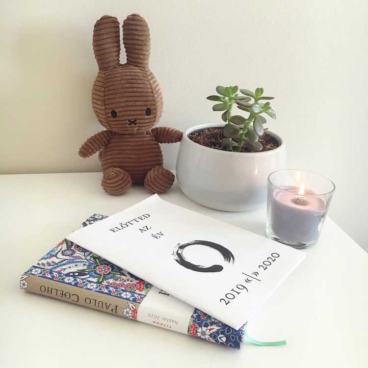 YearCompass | The booklet that helps close your year and plan the next one.