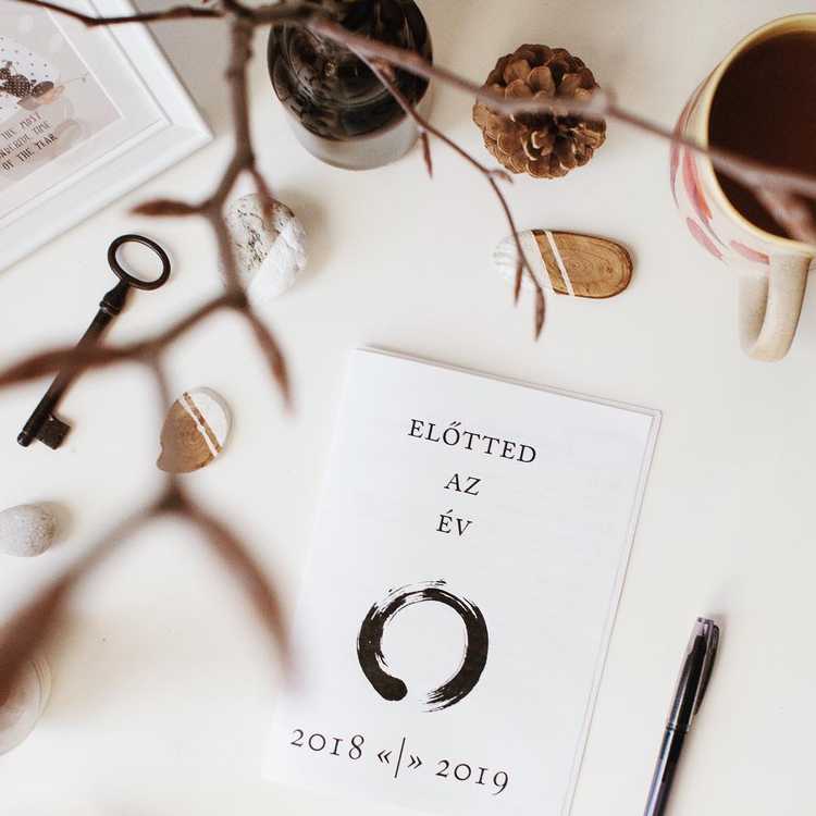 YearCompass | The booklet that helps close your year and plan the next one.